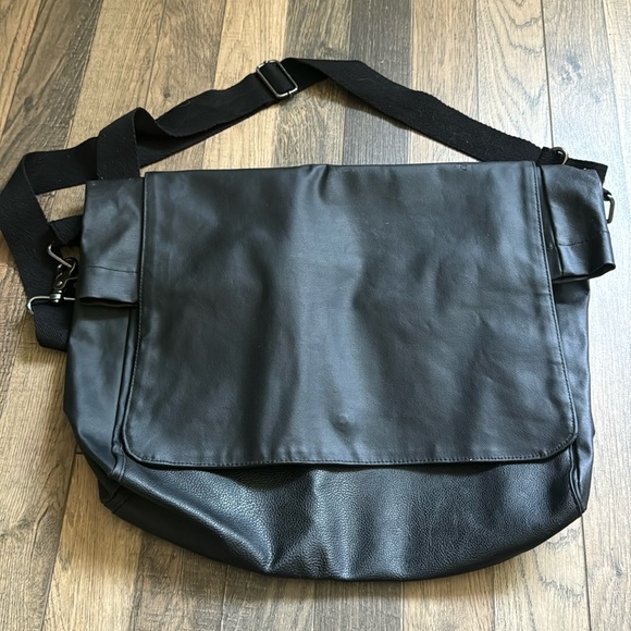 Mossimo Supply Co. | Bags | Men Crossbody Bag | Poshmark